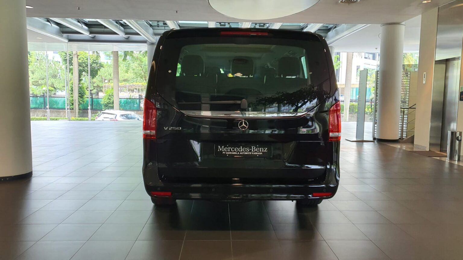 Mercedes V250 Class Lombardi Terbaru Indonesia